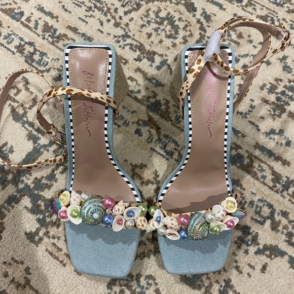 Betsey Johnson | Shoes | Betsey Johnson Sea Shell Heels | Poshmark